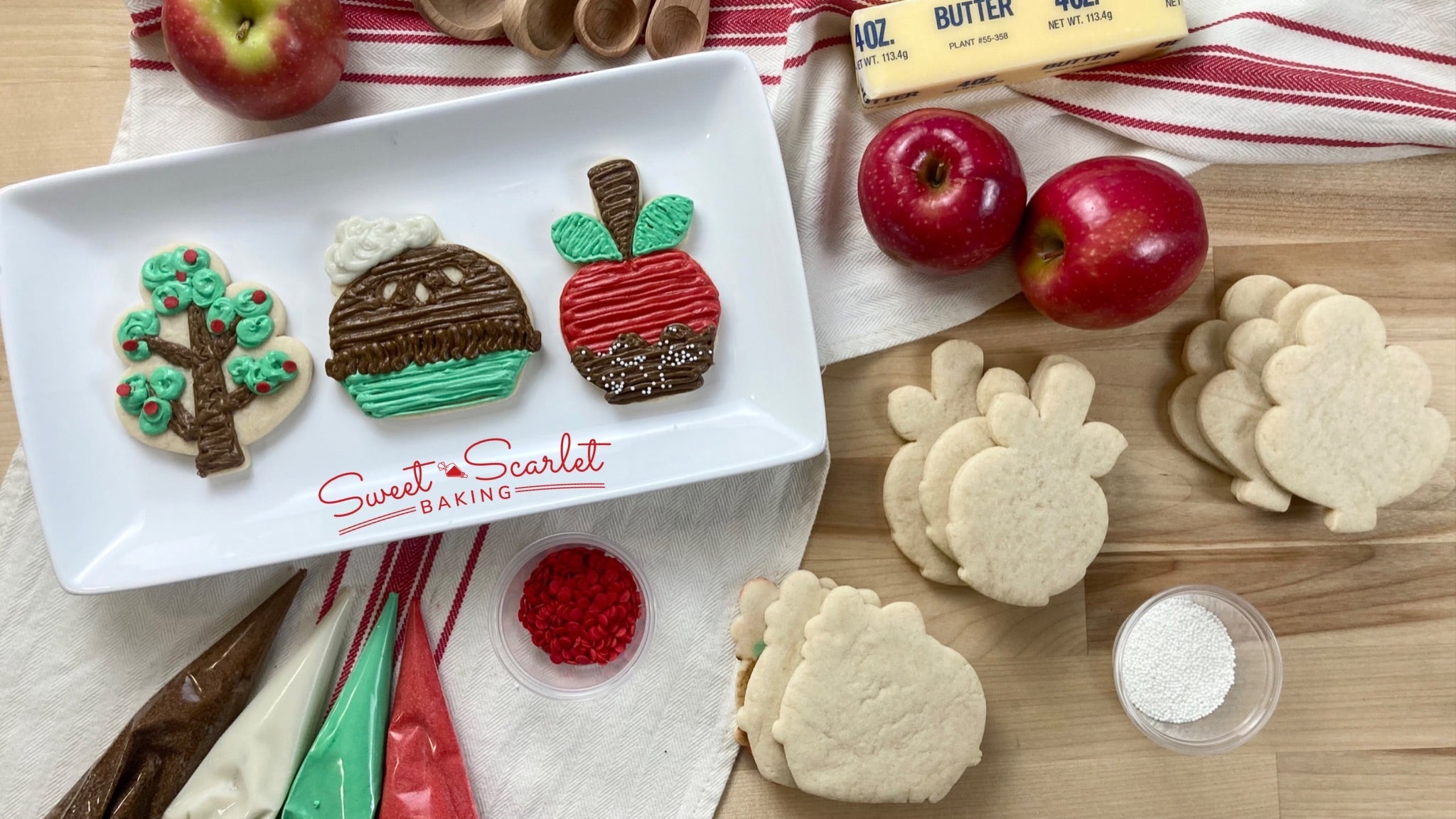 Learn How to Decorate Autumn Apple Sugar Cookies with Buttercream Icing ...